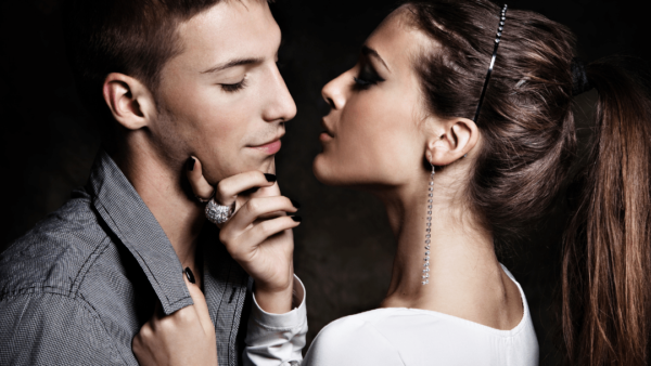 How to Turn a Guy On & Master the Art of Seduction - Vivastreet